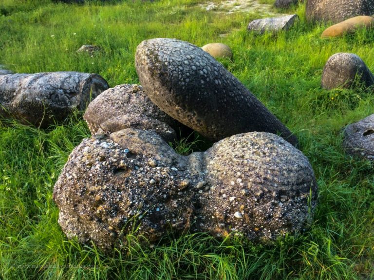 “Trovants” The Mysterious Living Stones Of Romania: They Actually Move ...